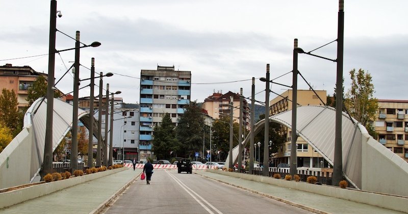 Nord du Kosovo : à Mitrovica, le « pont de la division » bientôt rouvert à la circulation ? - Le ...
