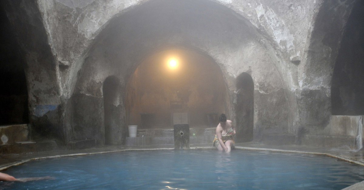 Serbie : un bain dans le vieux hammam de Novi Pazar - Le Courrier des ...