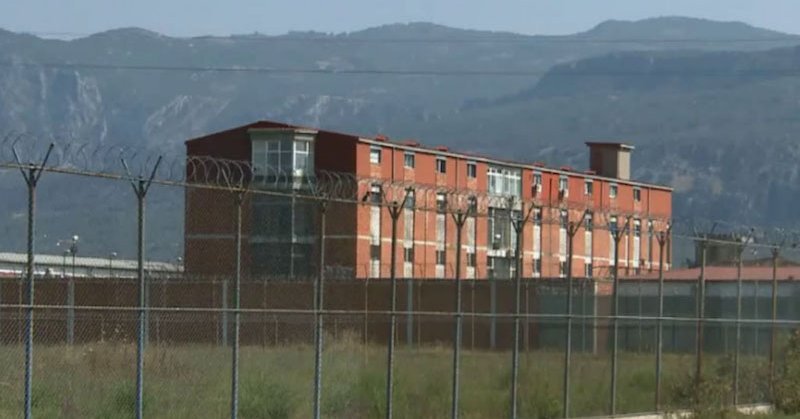 Monténégro : règlement de comptes dans la prison de Spuž - Le Courrier ...