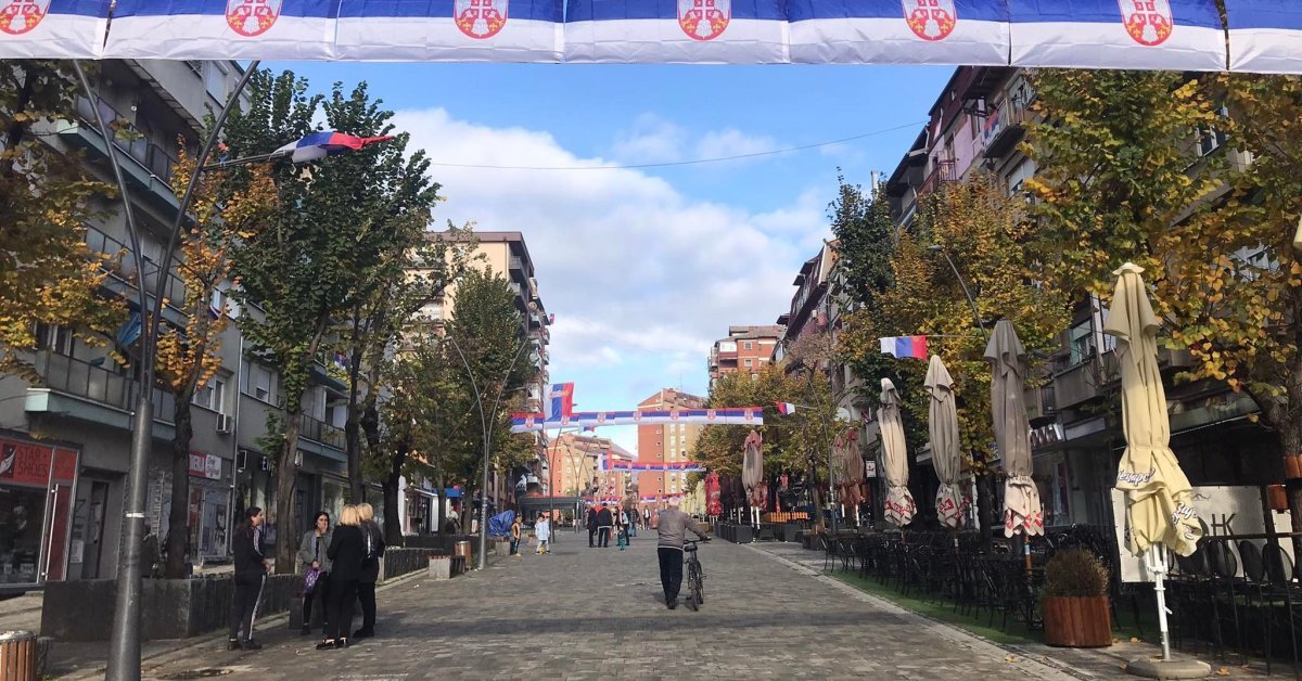 Nord du Kosovo : Mitrovica retient son souffle - Le Courrier des Balkans